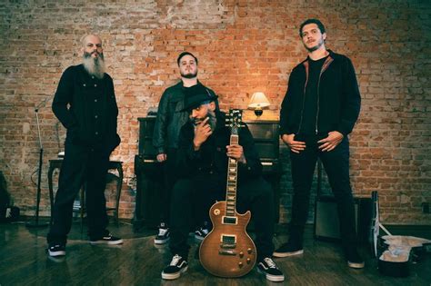 Treva Nova Banda Formada Por Ex Integrantes Do Confronto Assina Com O Selo El Rocha Records