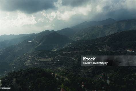 키프로스의 Troodos 산 무인 항공기에서 공중 보기 아름다운 자연 지중해 풍경 0명에 대한 스톡 사진 및 기타 이미지 0명 건축 경관 Istock