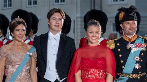 Kåre Quist Og Ulla Essendrop Er Fødselsdagsværter Sådan Så De Ud Da De Var 18 år Billed Bladet