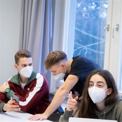 Classex Interactive Experiments With Mobile Devices