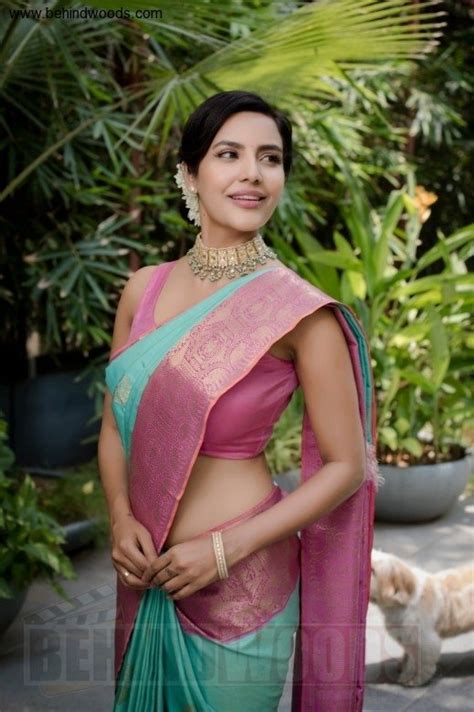 Priya Anand Aka Actress Priya Anand Photos Stills And Images