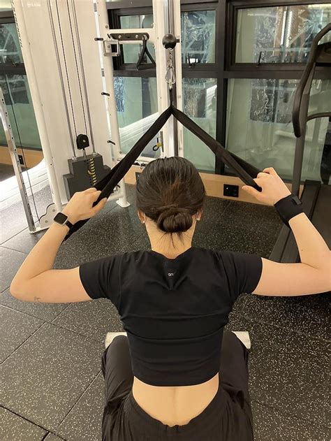 헬스 2024 03 04 월요일 Pt 전면 측면 후면 어깨 운동 페이스풀 밀리터리프레스 숄더프레스 사레레