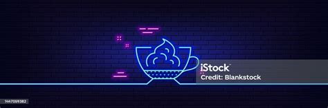 휘핑 크림 아이콘이 있는 에스프레소 커피 음료 네온 라이트 광선 효과 벡터 0명에 대한 스톡 벡터 아트 및 기타 이미지 0명