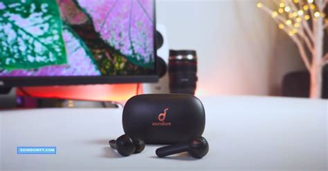 In Ear TWS Earbuds Not Pairing Together Here S Why How