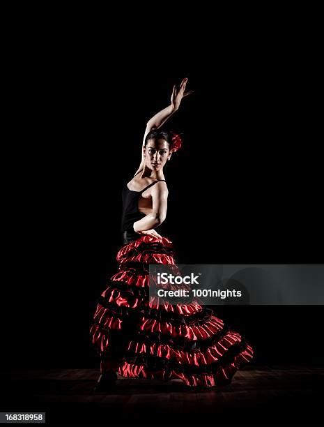 フラメンコダンサー フラメンコのストックフォトや画像を多数ご用意 フラメンコ ダンサー ドレス Istock