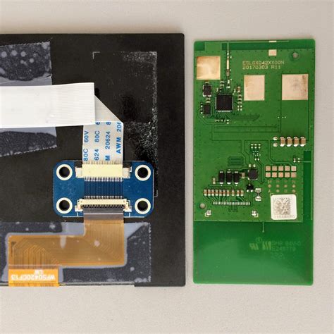 EPD E Ink Display ESP Wetter Google Kalender Customs