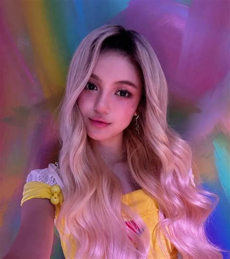 Olivia Marsh Sister Of Danielle Njz Debuts With Strategy As A First