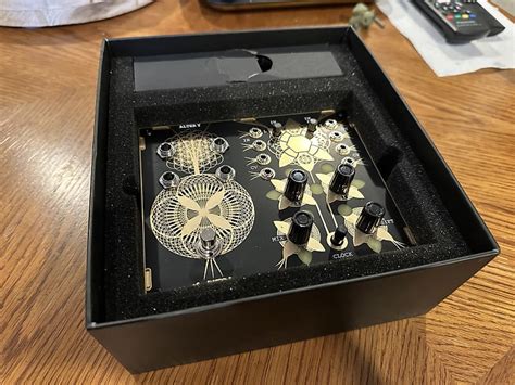 BNIB Folktek Alter Y Guitar And Synth FX Pedal Reverb