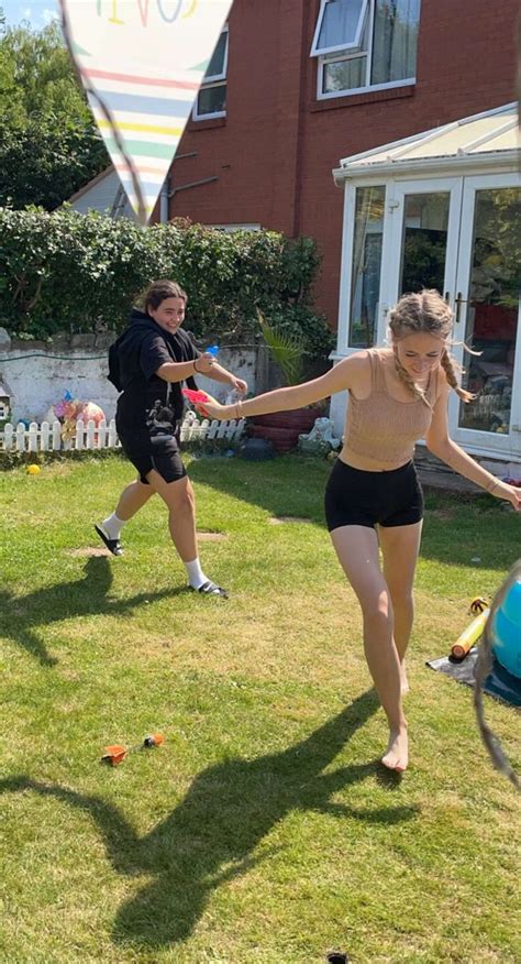 Pin By Cheyenneduffy On My Pins Steven Universe Running Sport