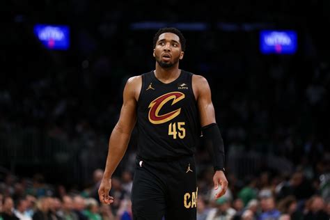 Donovan Mitchell Inks New Deal With Cleveland Card Chronicle