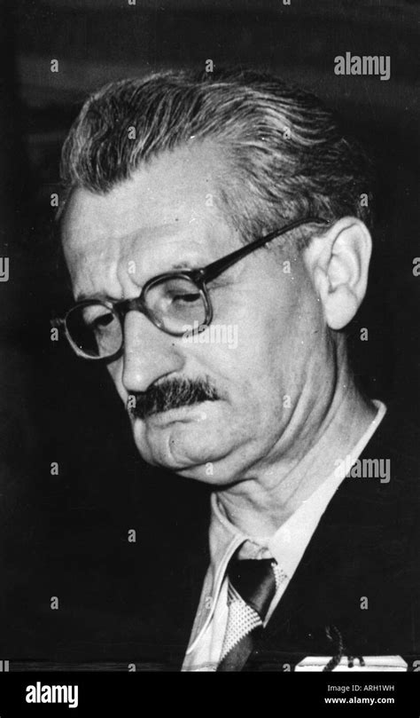 Oberth Hermann 2561894 28121989 German Physicist Portrait