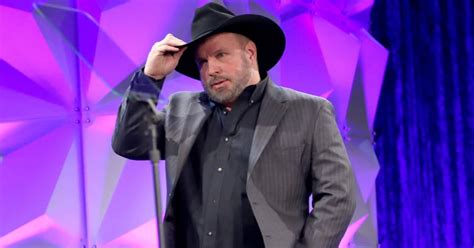 Garth Brooks Slammed As He Considers Fleeing The Us After Being Accused