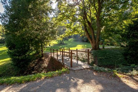 Fotogalérie - Anglický park Smolenického zámku s rybníkom
