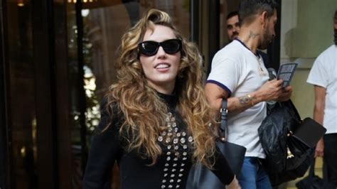 Miley Cyrus Looks So Different With Her Natural Hair