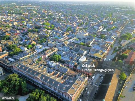 공중에서 뉴 올 리 언 즈 루이지애나 미국 역사적인 프랑스어 분기 보기 집에 대한 스톡 사진 및 기타 이미지 집 0명