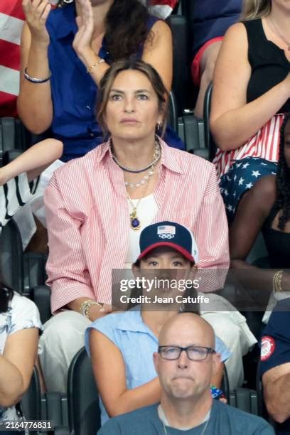 23061 Mariska Hargitay Photos And High Res Pictures Getty Images