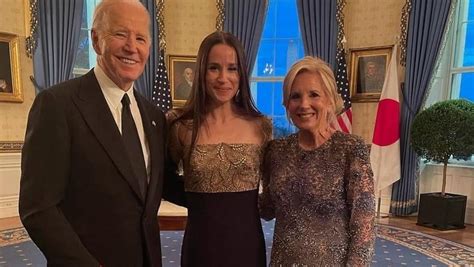 Донька Байдена показала свого чоловіка з коханкою й подала на розлучення Афіша Bigmir Net