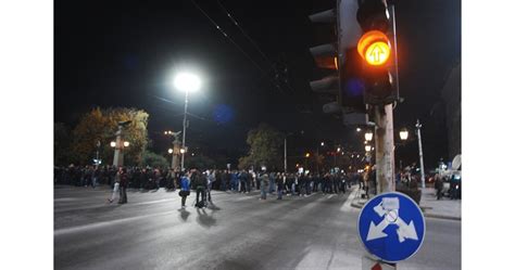 Полицаите отново блокираха Орлов мост в София Снимки