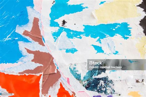 파란색 빨간색과 노란색 찢어진 초라한 오래된 더러운 종이 질감 배경 0명에 대한 스톡 사진 및 기타 이미지 0명 거친