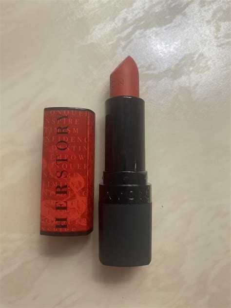 Помада — цена 50 грн в каталоге Помада для губ Купить товары для