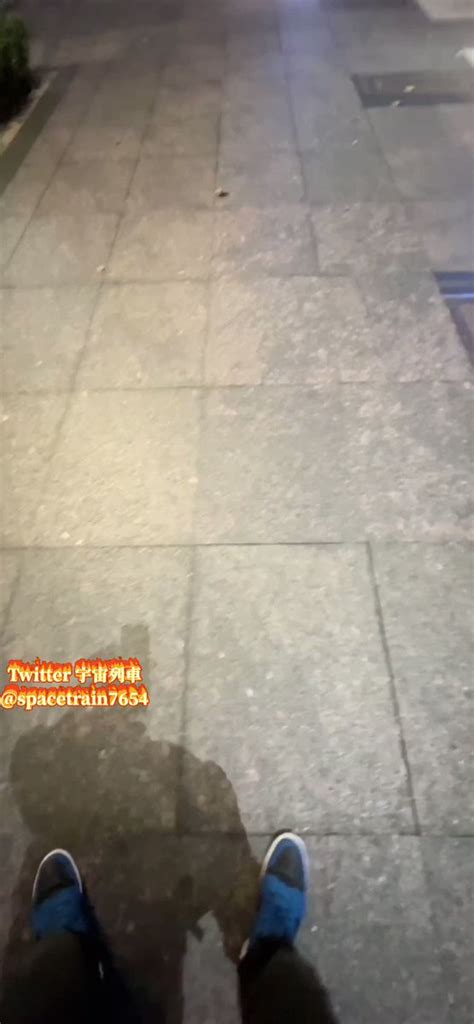 我是宇宙列車🚀 On Twitter 「 天冷就是要吃湯圓加點辣 」全片42分12秒 這幾天天氣真的冷到靠北，只好找個女孩去泡澡一下，過年期間的101附近人真的很少欸。 剛好有一個女孩坐在