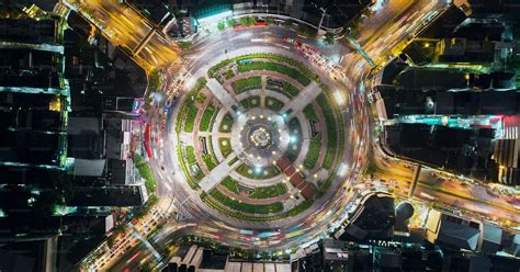 조감도 아름다운 패턴 고속도로 도로 교차로 밤에 교통 유통 또는 교통 배경 사진 Unsplash의 회전목마 이미지