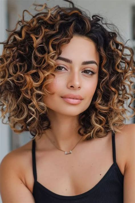 28 Stunning Medium Curly Haircuts Stylish Hair Ideas