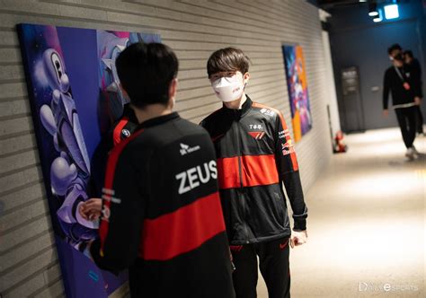 뽀 On Twitter 이 사진 귀여운 점ㅎ 상혁이 머리 삐죽 튀어나온 거 주목