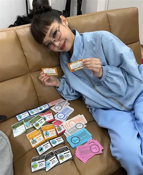 인스타에서 돈 자랑하는 블랙핑크 제니 팬플러스 커뮤니티