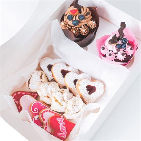 Подаръчна кутия сладки Сладкарница Стената