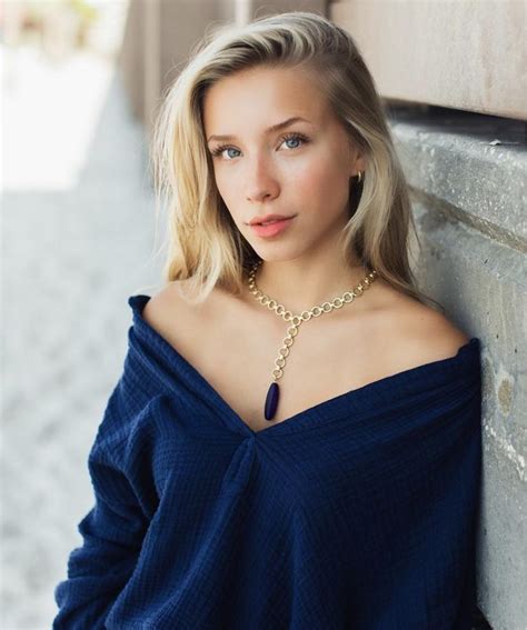 Kenzi Hope Kenziiihope Scrolller