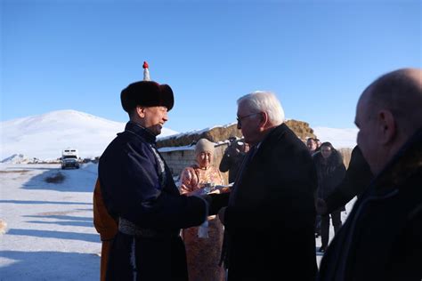 ХБНГУ ын Ерөнхийлөгч Ф В Штайнмайэр гэргийн хамт монгол айлд зочлов Монгол Улсын