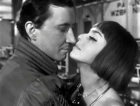 Krzysztof Chamiec Elegancki Męski Pewny Siebie Film W Interiapl