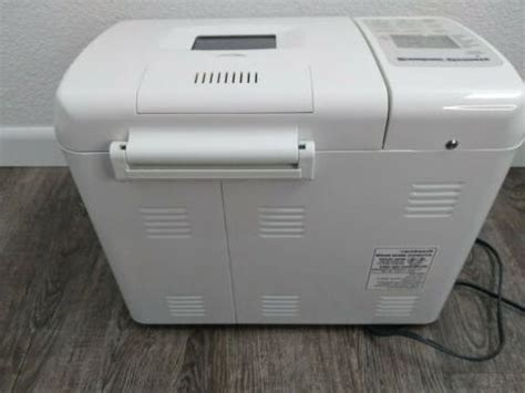 Breadman Ultimate Tr2200c Bread Machine Maker Baking Automatic