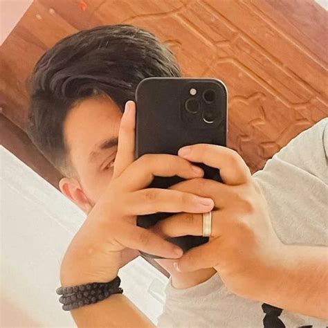 Nischit Bhattarai Nishchit Bhattarai • Threads Say More