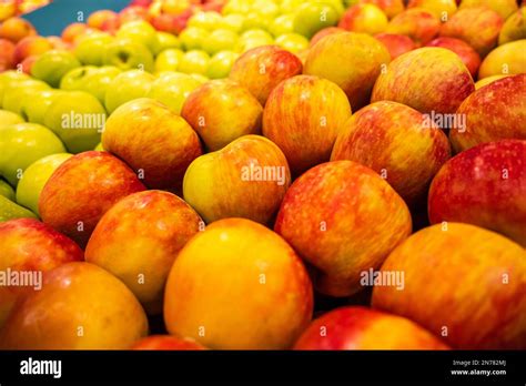 Publix Apples Hi Res Stock Photography And Images Alamy