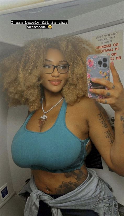 Sophia Ifeoma Taking Selfies In An Airplane Cufo510
