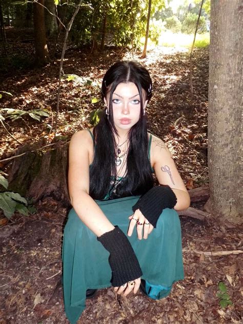 ih8hollyy shared a photo on Instagram sᴀғᴇᴛʏ ᴘɪɴs ʙᴏʙʙʏ ᴘɪɴs Aug 28 2021 at 10 14pm