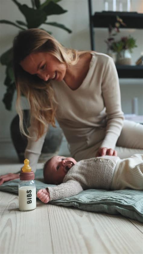 The Secrets Of Paced Bottle Feeding Video Baby Bottles Baby Breastfeeding Glass Baby Bottles