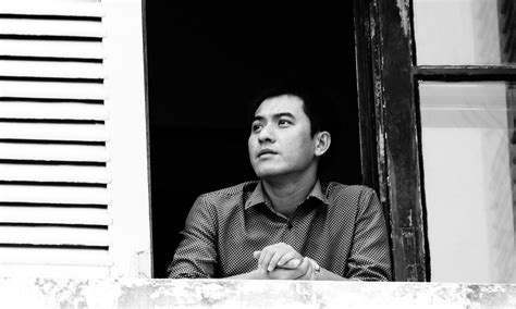 Nhà Văn Trẻ Văn Thành Lê Định Vị Mình Trước Khi Chạm Tới Người Khác