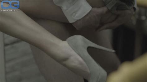 Kathleen Robertson Nude Pictures Photos Playboy Naked Topless Fappening