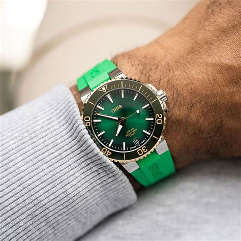 Oris Aquis Date Calibre 400 415mm Watch Green Dial And Rubber Band
