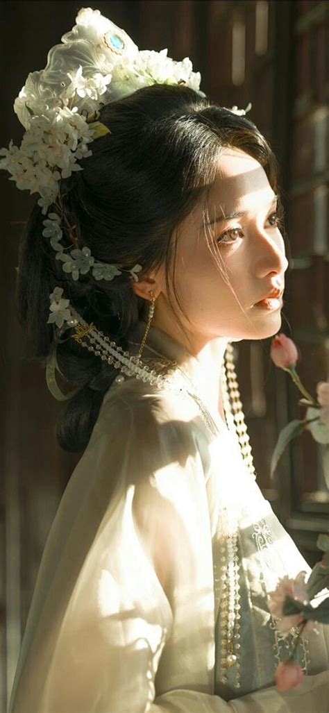 东风夜放花千树。更吹落、星如雨。 采集别致的七 Cr：梦茜璟