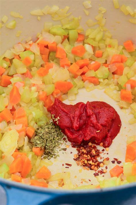 Vegetarian Tortellini Soup The Stingy Vegan