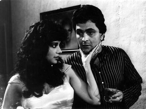 मुस्लिम परिवार में जन्मी लेकिन हिंदू धर्म मानती है ये एक्ट्रेस इस एक्टर की हैं सौतेली बहन