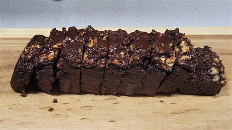 귀리 코코아빵oat Cocoa Breadno설탕귀리 코코아 우유 호두 다크초코릿를 이용한 건강한 빵 간식으로 그만이다 설탕대신 다크 초코릿을 이용하여단맛을 냈다