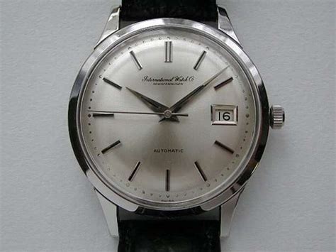 Iwc オールドインター 自動巻 デイト ブレス付き アンティーウオッチマンはrolex（ロレックス）・omega（オメガ）・tudor