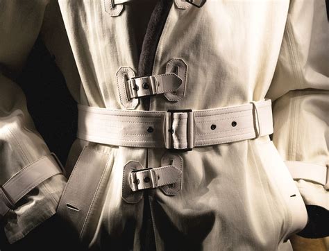 봄철 패션의 완성 트렌치 코트 트렌치 코트 100년의 역사