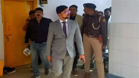 Banka News बांका के डीएम ने बदला काम का तरीका अधिकारियों में हड़कंप कर्मचारी हुए सतर्क