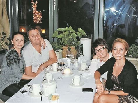 Поняла что умирает сестра озвучила последнюю просьбу Жанны Фриске